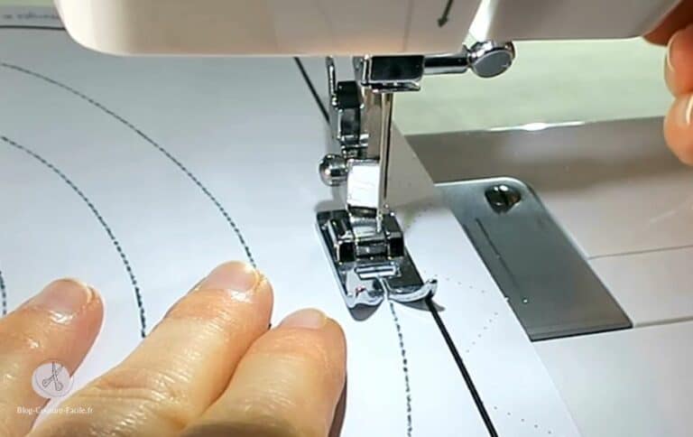 Apprendre à coudre une ligne courbe